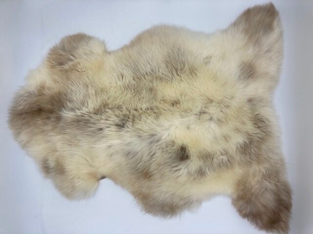 Natural Sheepskin Pelt A | Engel Worldwide